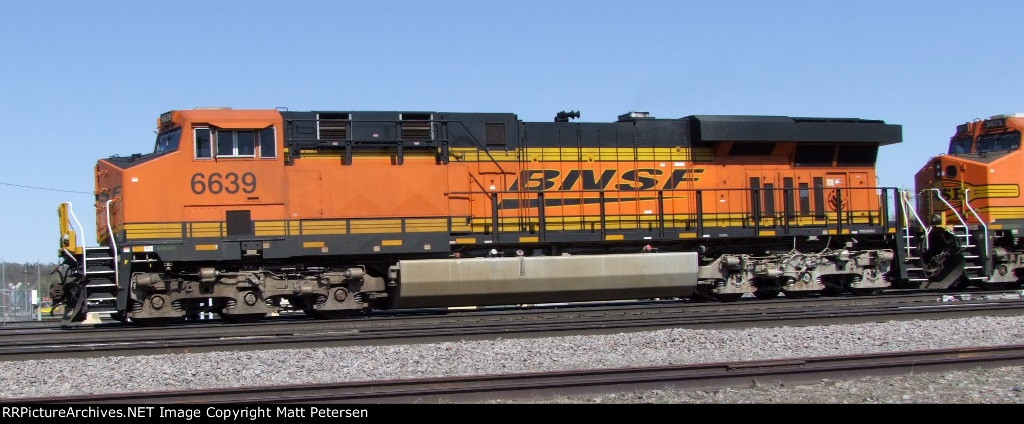 BNSF 6639